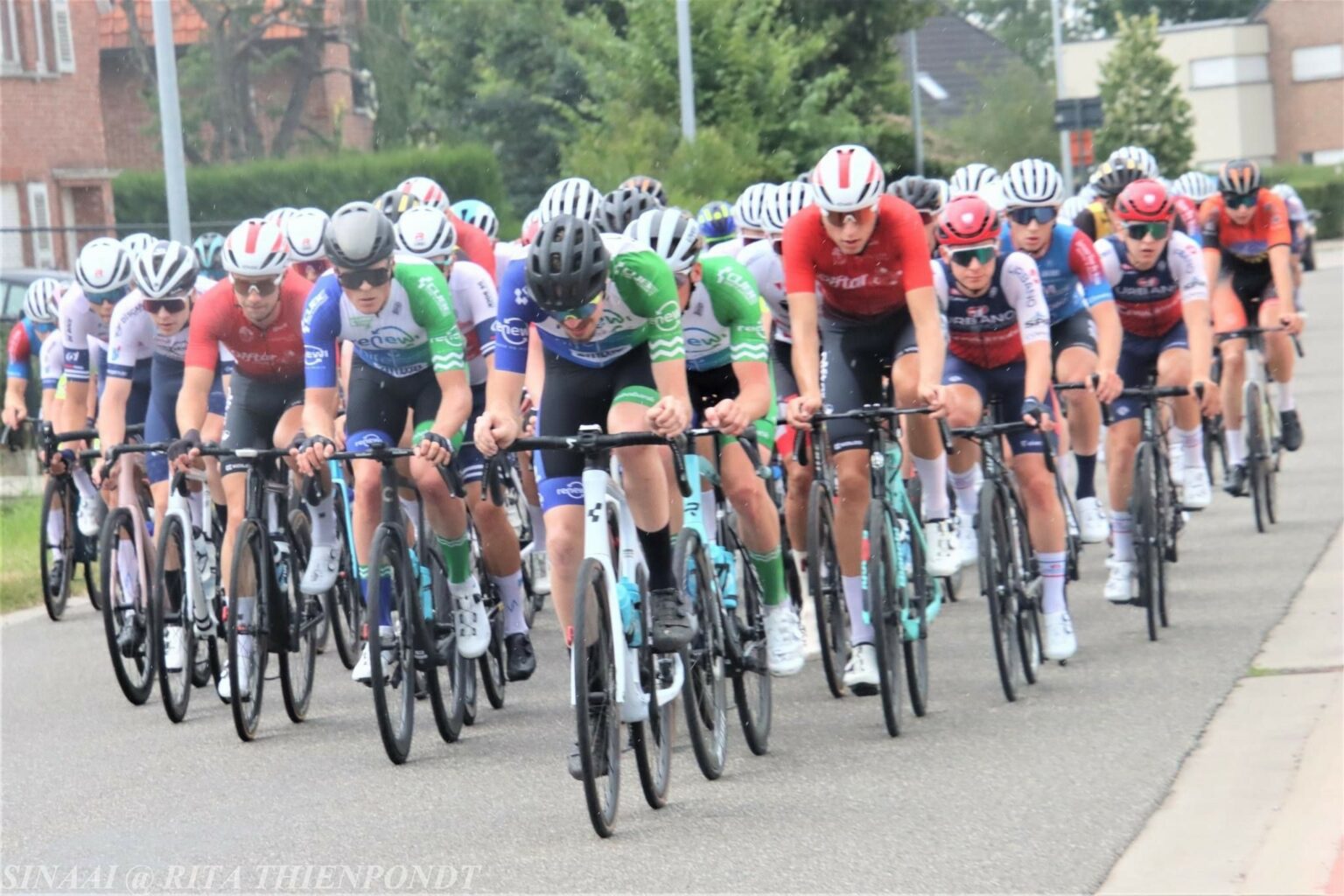Een weekendje koersen in België voor het Elite/belofte team van WWV ...