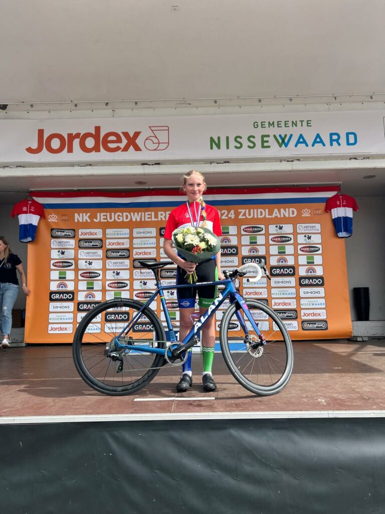 Julia Herman Nederlands kampioene jeugdwielrennen cat. 5! - Westland ...
